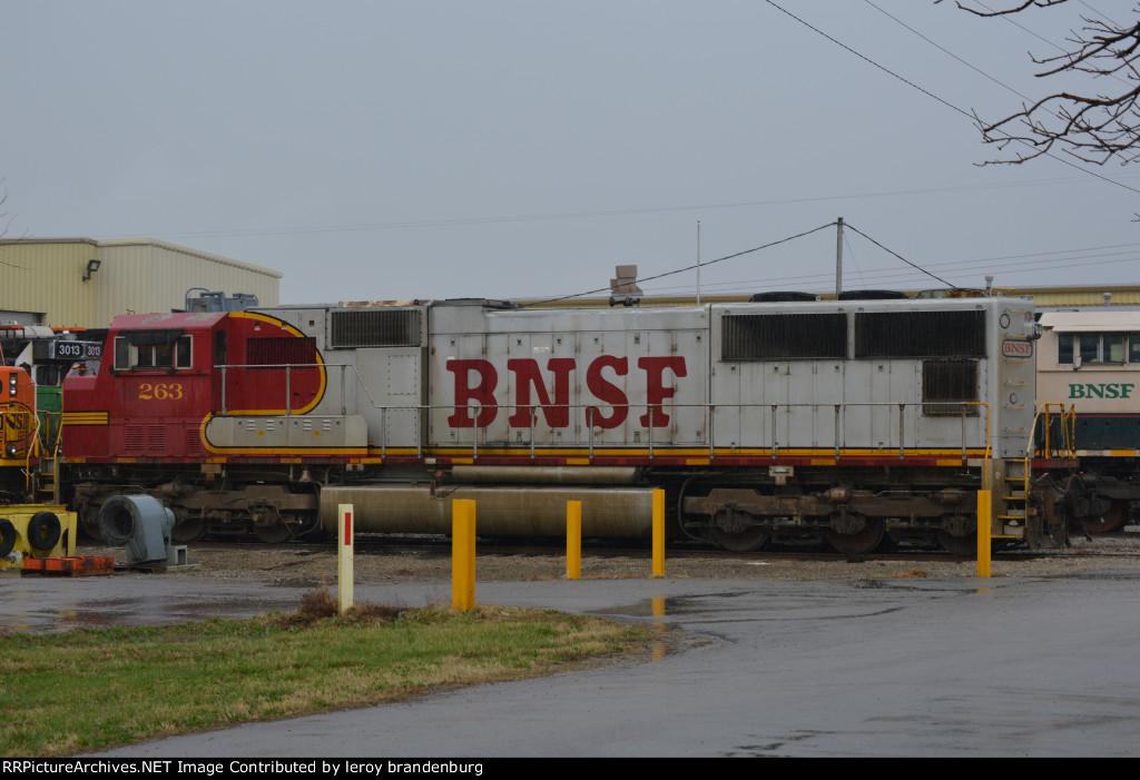 BNSF 263 at MAC